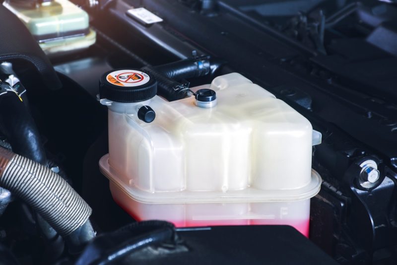 Leaking Coolant Reservoir: Symptoms, Risks, and Replacement Costs ...